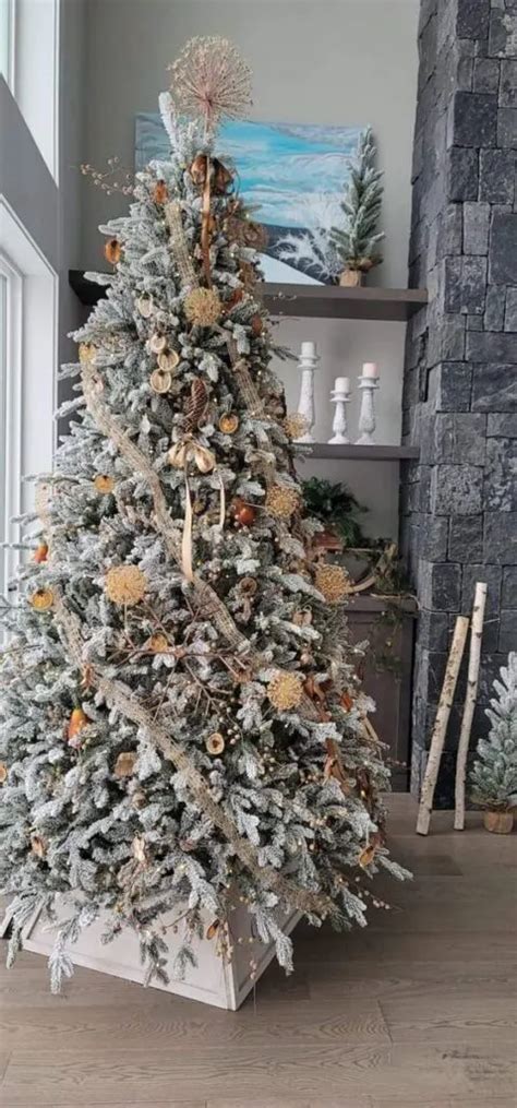 How To Decorate A Christmas Tree Minimally For A Timeless Clean Look