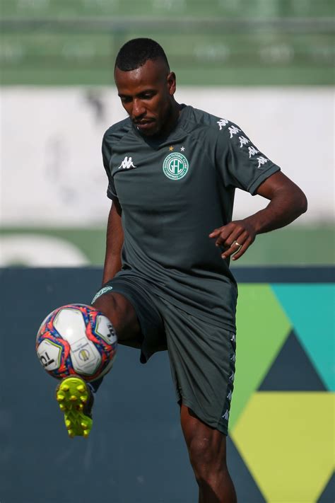 Samuel Santos projeta possível estreia como titular no Guarani Clima