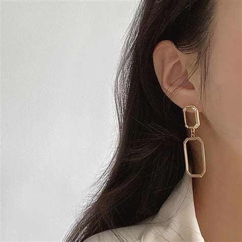 티탄침 스퀘어 드롭 귀걸이 에이블리