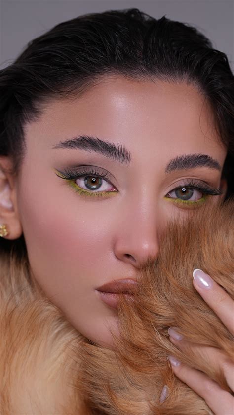 ‎کیمیا میکاپ آرتیست میکاپ عروس‎ ‎برای دیدن اپیزودهای بیشتر پیجمون و فالو کنین دیگه خلاصه