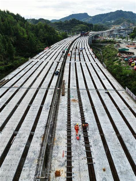 张南高速宣咸段建设加快推进 咸丰 湖北 四川