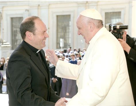 Mons Juan Carlos Elizalde El Papa nos pide que levantemos el ánimo de los fieles Omnes