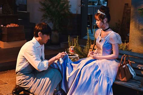 画像15 「恋マジ」響子（西野七瀬）の“お姫様姿でタバコ”シーンが「ギャップすごい」と話題 要（藤木直人）と恋の予感？ モデルプレス