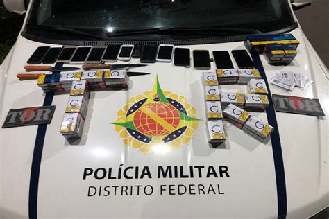 Polícia apreende celulares que seriam arremessados em presídio no DF