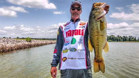 Frog Fishing Tips For Largemouth Bass Youtube