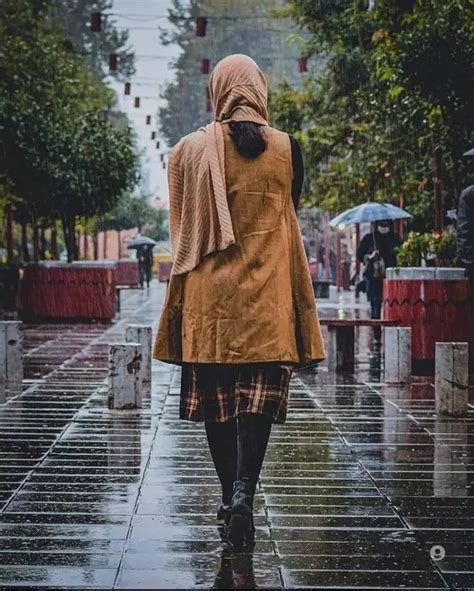 47 عکس دختر از پشت سر با شال طبیعی برای پروفایل ️ جدید و خاص