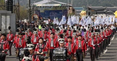포토 광화문 광장에서 열린 부활절 퍼레이드 행사