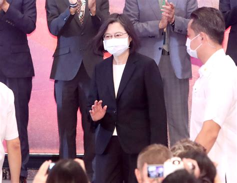 影》蔡英文1個月掉140萬鐵粉還不夠？ 媒體人曝關鍵原因驚吐一句 Yahoo奇摩汽車機車