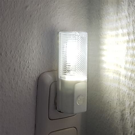Led Nachtlicht Ln 04 Mit Tagnacht Sensor 230v 12w Steckdosenlicht