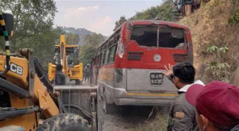 काठमाडौंमा पिकनिकबाट फर्किंदै गरेको स्कुल बस दुर्घटनामा थप एक जनाको