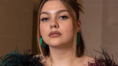 Photo Louane a partagé son nouveau changement capillaire sur son