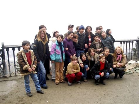 უპატრონო ბავშვები მზრუნველობა მოკლებუბული ბავშვები