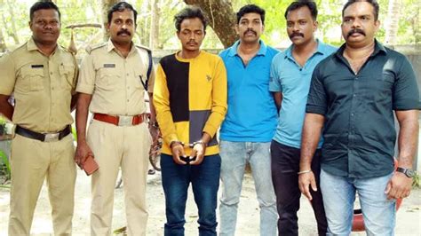 ഇതാണ് നമ്മുടെ കേരള പൊലീസ് പെൺസുഹൃത്തിനെ കൊലപ്പെടുത്തിയ യുവാവിനെ