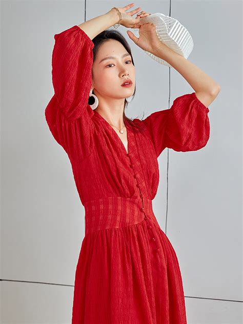 大红色连衣裙女春夏中长款高腰V领气质修身显瘦泡泡袖法式雪纺裙 虎窝淘