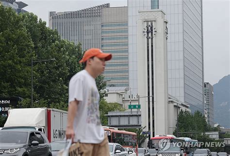 50년 전 모습 찾은 서울시의회 건물 연합뉴스