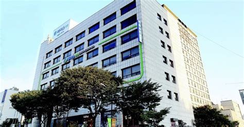 “인공관절 수술 로봇 수술 1000건 달성 오차없이 정확하고 출혈 적어”