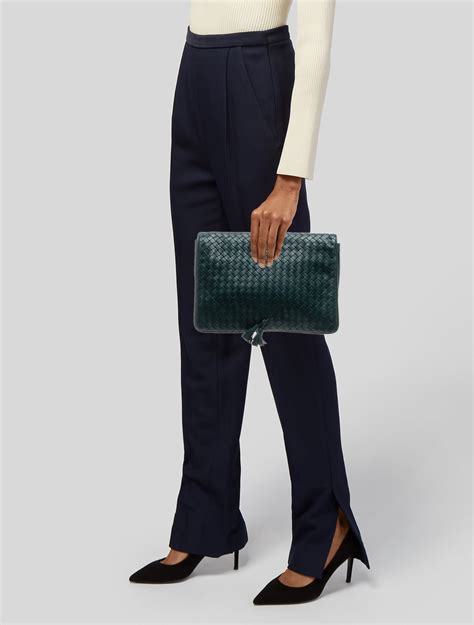 Bottega Veneta Intrecciato Clutch Vintage Green Clutches Handbags