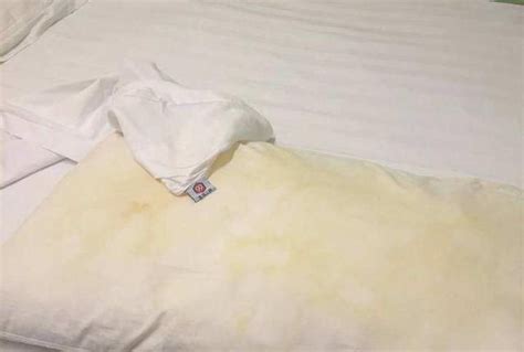 床单发黄有血渍用什么洗床单有黄渍怎么去除 闪电鸟