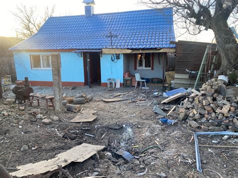 У поліції показали фото наслідків обстрілів Нікопольщини 6 грудня