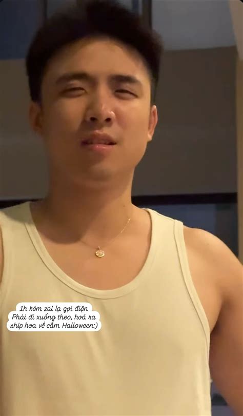 😂 Chắc Là Ngủ Rồi Xong Bị Gọi Dậy Xuống Lấy đồ Nè Mắt Híp Cả Vào Thế