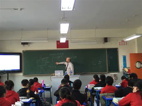 滑铁卢大学数学系教授走入实验课堂 直通车项目