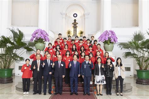 「台新青少年志工菁英獎」傑出志工獎得主 獲賴清德副總統接見