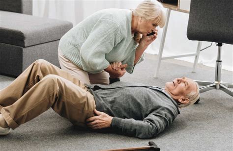 Enfermedades NeurolÓgicas Del Adulto Mayor ClÍnica NeurolÓgica Dr