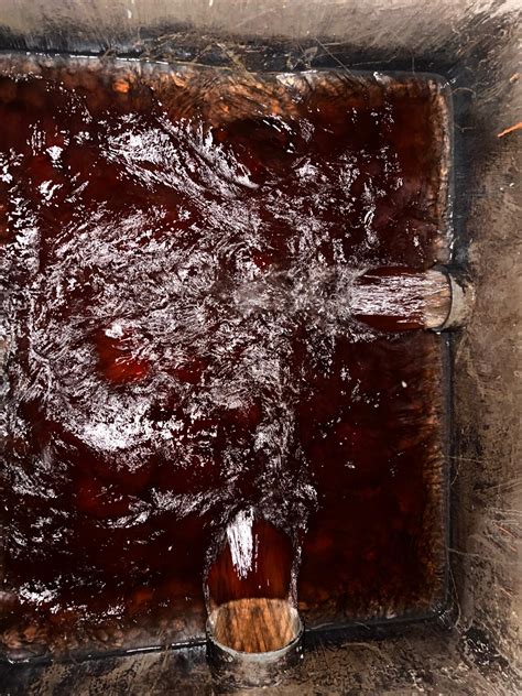 ACQUA ROSSA DAI RUBINETTI DI BRONTE MANIACE CESARO E SAN TEODORO