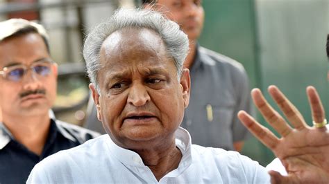 Gehlot Meets Sonia Pulls Out Of The Race To Become The Next Congress