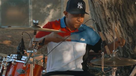 La Elegancia Se Miró Music Video by Los Farmerz Victor Cibrian