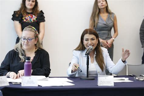 Senadora Guadalupe Saldaña Cisneros En La Discusión De Un Dictamen Que