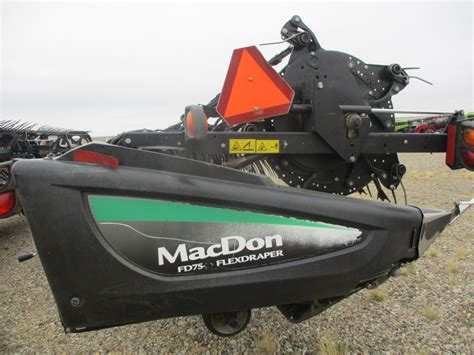 2014 Macdon Header Combine Fd75 40