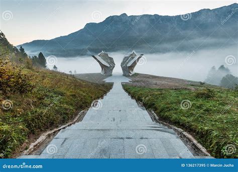 Tjentiste World War Ii Monumentsutjeska National Park Bosnia And