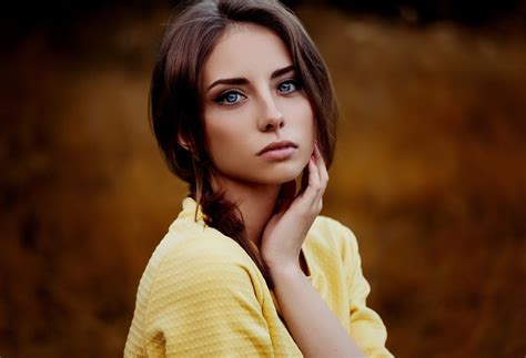 Wallpaper Id 1359773 Depth Women Outdoors Looking At Viewer Field