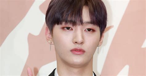 워너원 윤지성 섹시한 눈매 기자간담회
