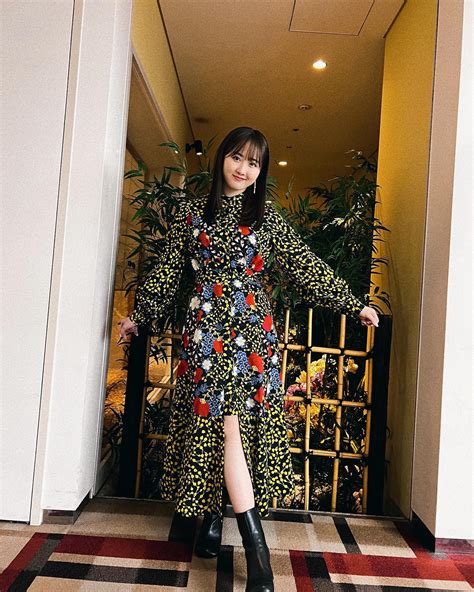 画像425 本田望結、スリットから美脚チラリ「大人っぽくて綺麗」の声 モデルプレス