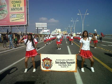 Ilustre Instituto Veracruzano Desfile Del De Noviembre