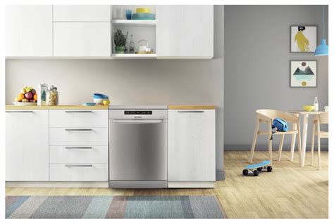 Indesit DFO 3C23 X UK Freestanding Dishwasher KITCHEN KING