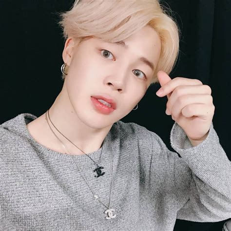 Pin By On B T S Jimin Chanel Jimin Selca Park Jimin