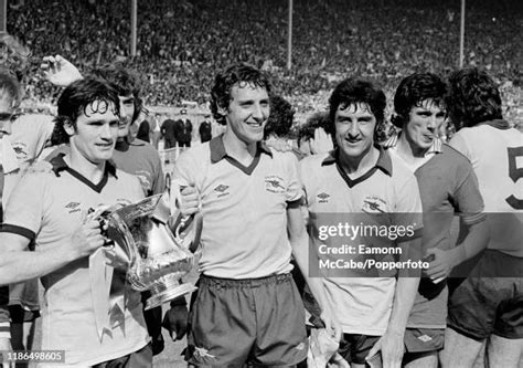 Pat Stapleton Arena Photos And Premium High Res Pictures Getty Images