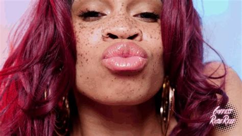 Kisses Make You Melt Standard Definition Goddess Rosie Reed