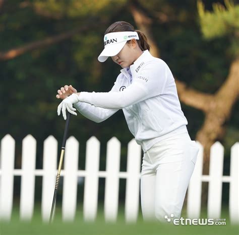 포토 윤수아 몸을 잘 풀어줘야 해요 전자신문