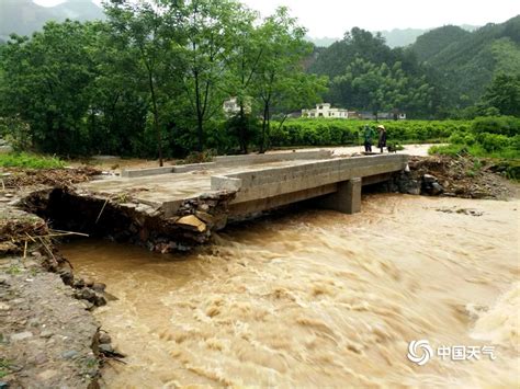 暴雨倾盆而下广西桂林灌阳河流涨水 公路损坏 图片频道