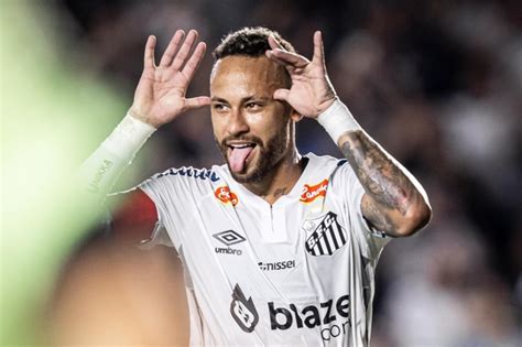 សិស្សច្បងធំមកវិញហើយ Neymar ព្រឹកមិញស៊ុត ១ និង Assist ១ ជួយឱ្យ Santos លត់ Agua Santa ៣ ១