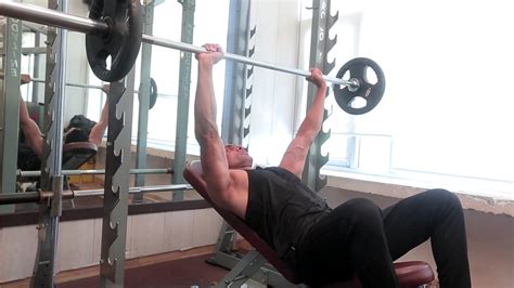 Regular Grip Incline Barbell Bench Press Exercise Guide