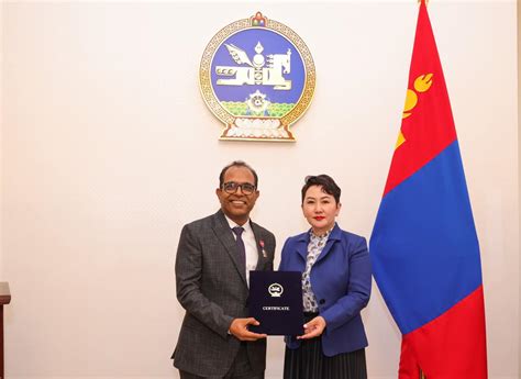 НҮБ ын Хүнс хөдөө аж ахуйн байгууллагын суурин төлөөлөгч Винод Ахужаг төрийн дээд Найрамдал