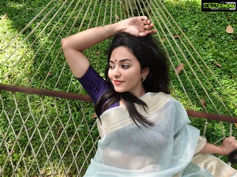 Vidhya Instagram 💚🧡 👗 Dorothyjai Theudaivandi Gethu Cinema