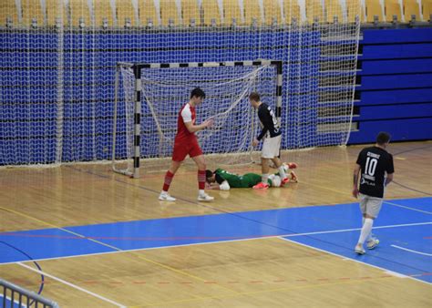 DOBOVEC BOLJŠI OD OPLASTA Oplast klub malega nogometa
