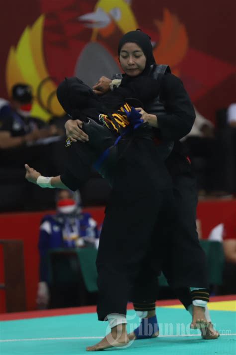 Pesilat Putri Jawa Tengah Kalahkan Pesilat Papua Foto 6 1896597
