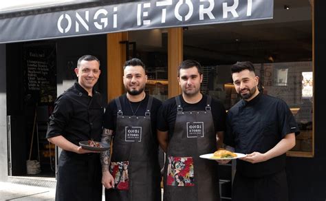 Restaurantes Ongi Etorri De Eibar Un Buen Trago De Vino El Diario Vasco